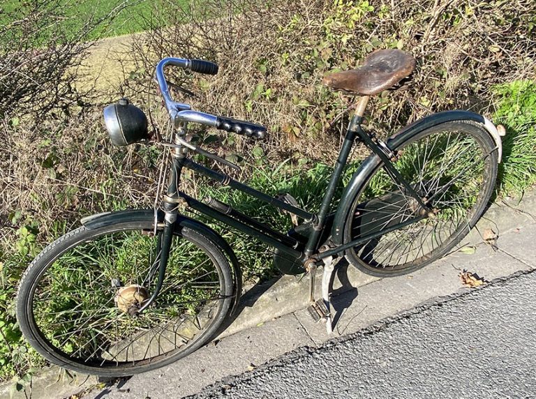 1950s Sunbeam Ladies Green paint 21 – The Online Bicycle Museum