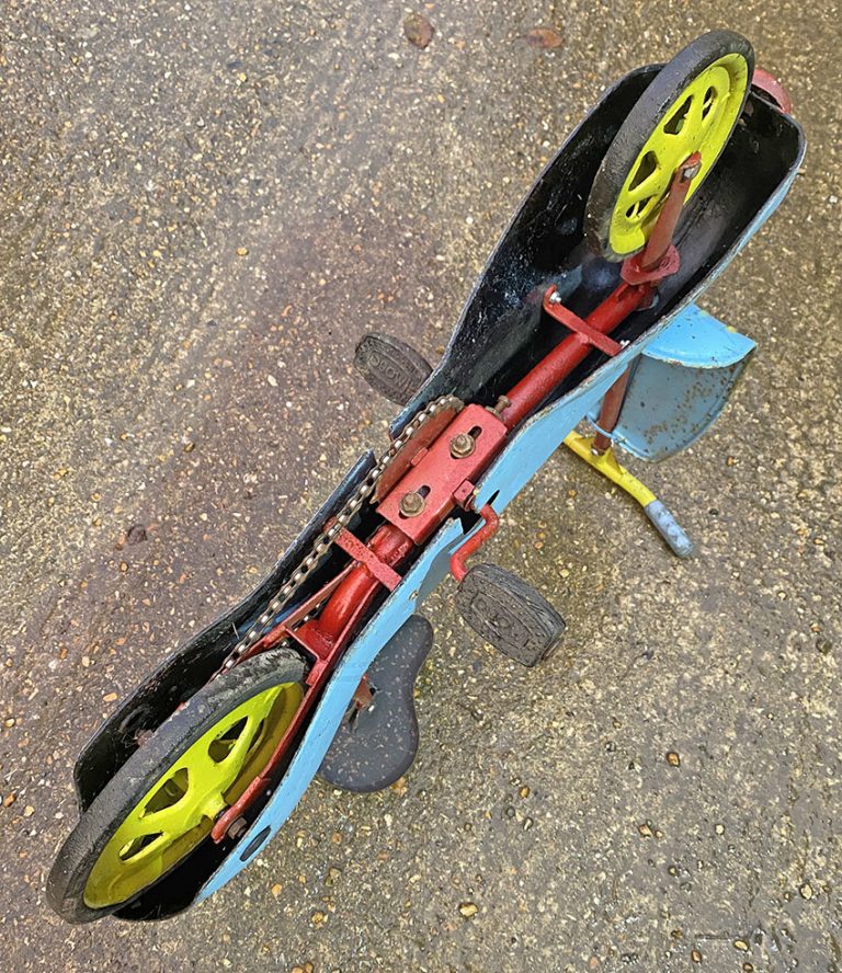 1960 Mobo Scoot-a-Bike Pedal Scooter – The Online Bicycle Museum