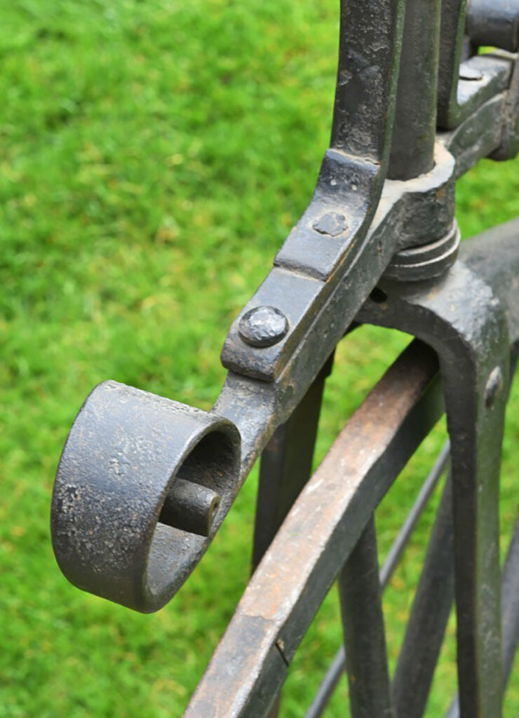 1867 Serpentine Velocipede – The Online Bicycle Museum